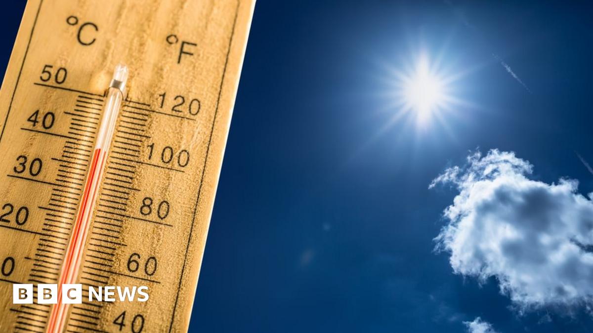 UK heatwave: Parts of Yorkshire and Lincolnshire hit 40C - BBC News
