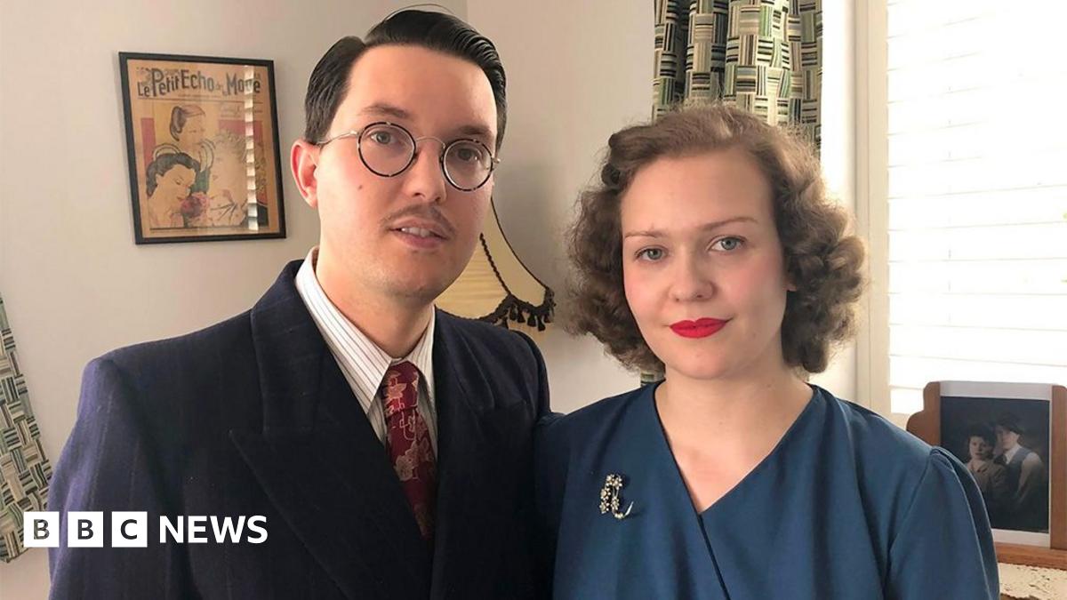 Norfolk couple in their 20s live like it is the 1940s - BBC News