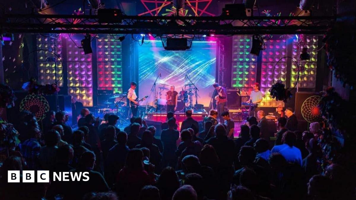 Fundraiser launched to save Hitchin's Club 85 - BBC News