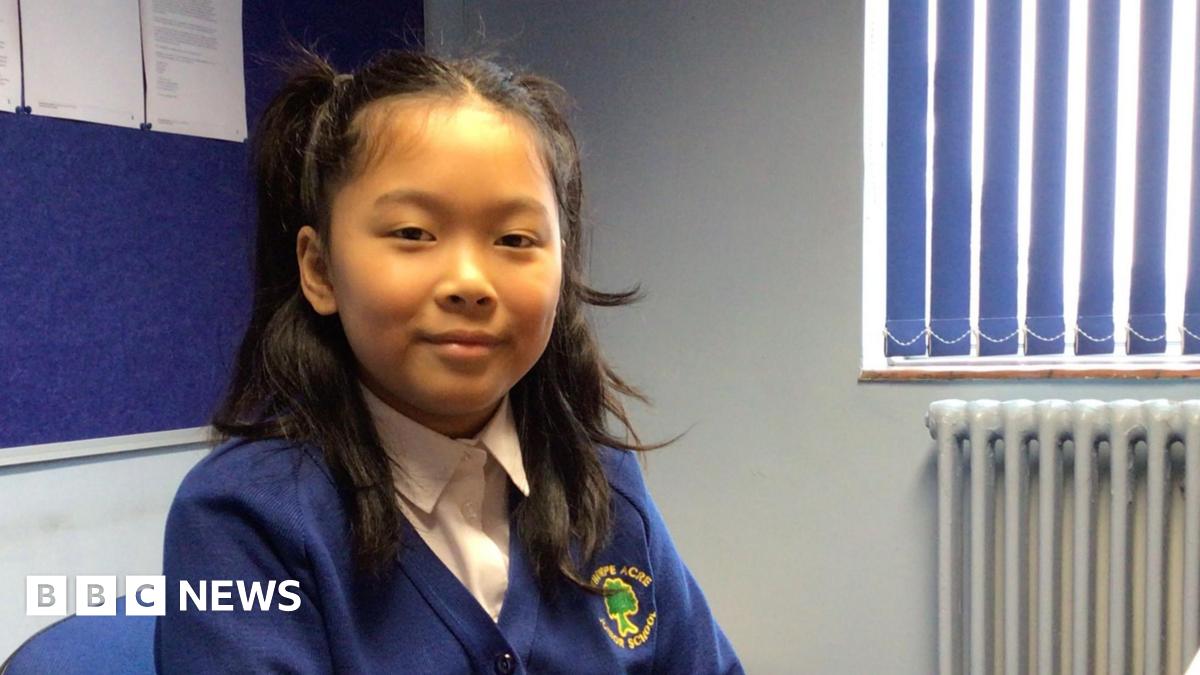 The 'selfless' girl turning on Loughborough's Christmas lights - BBC News