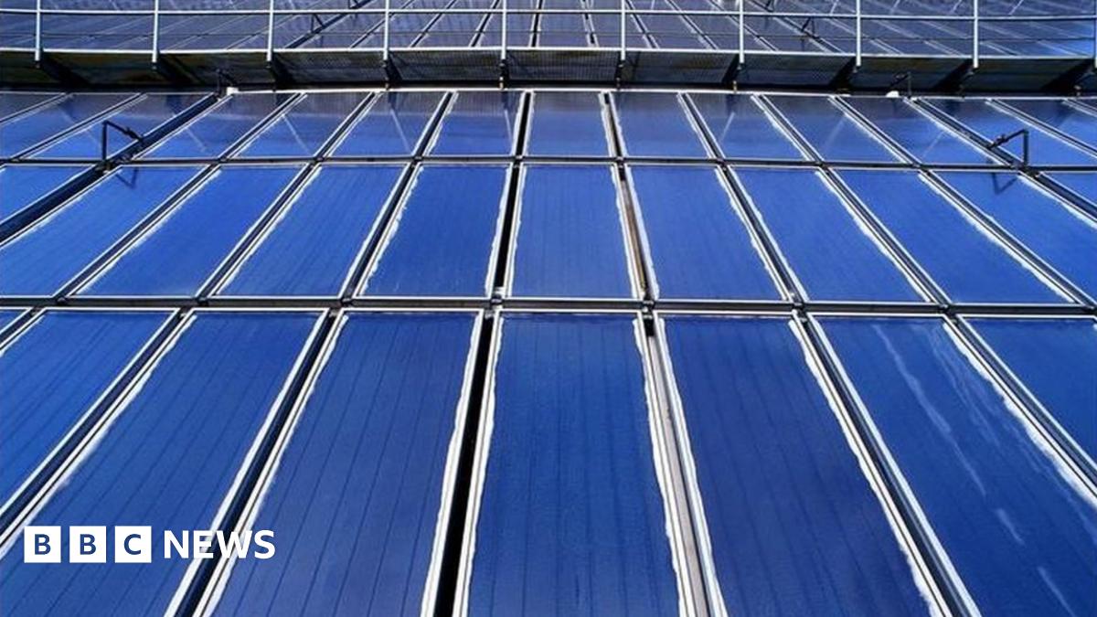 Construction begins on Scotland's largest solar farm - BBC News