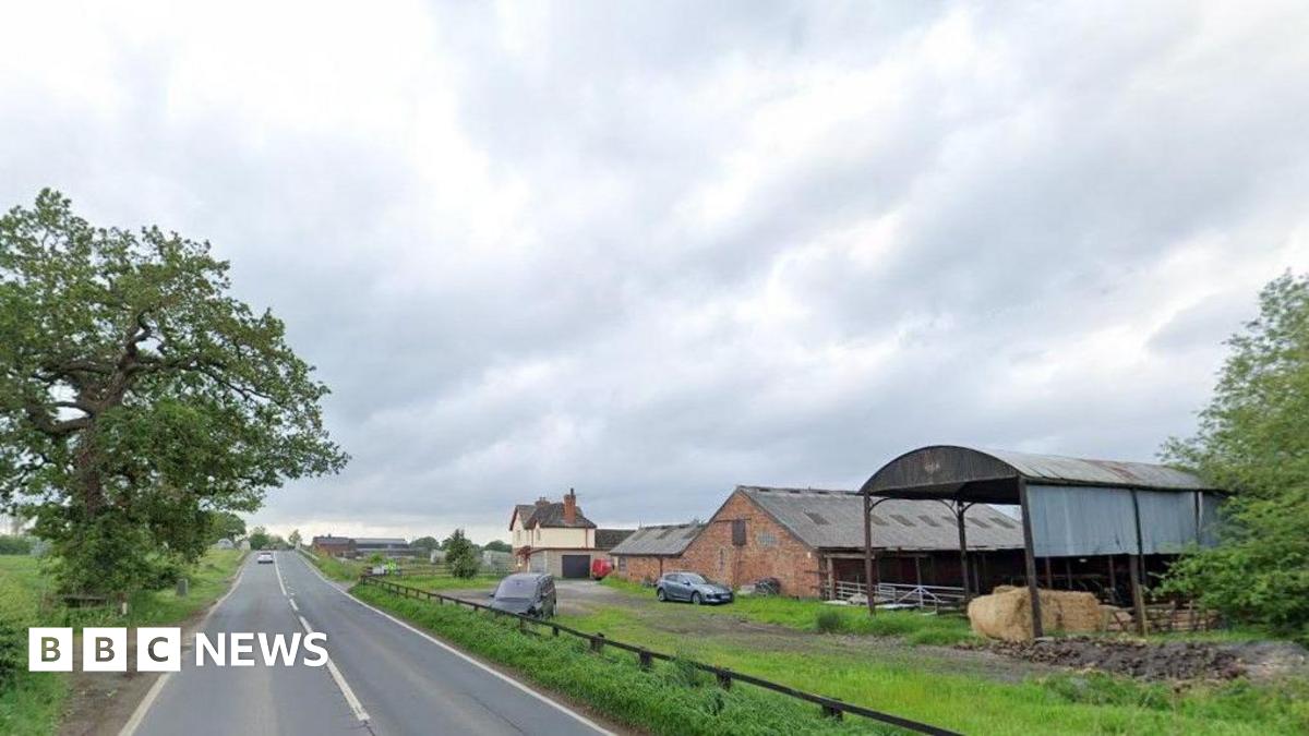 Teen arrested over suspected arson at barn near Crewe - BBC News