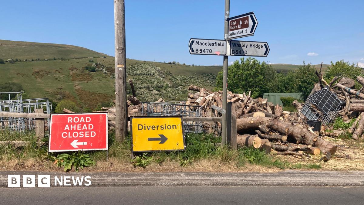 Cheshire road linking two towns suffers second collapse - BBC News