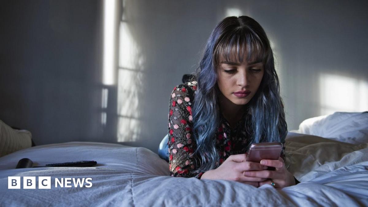 Character.ai: Young people turning to AI therapist bots - BBC News