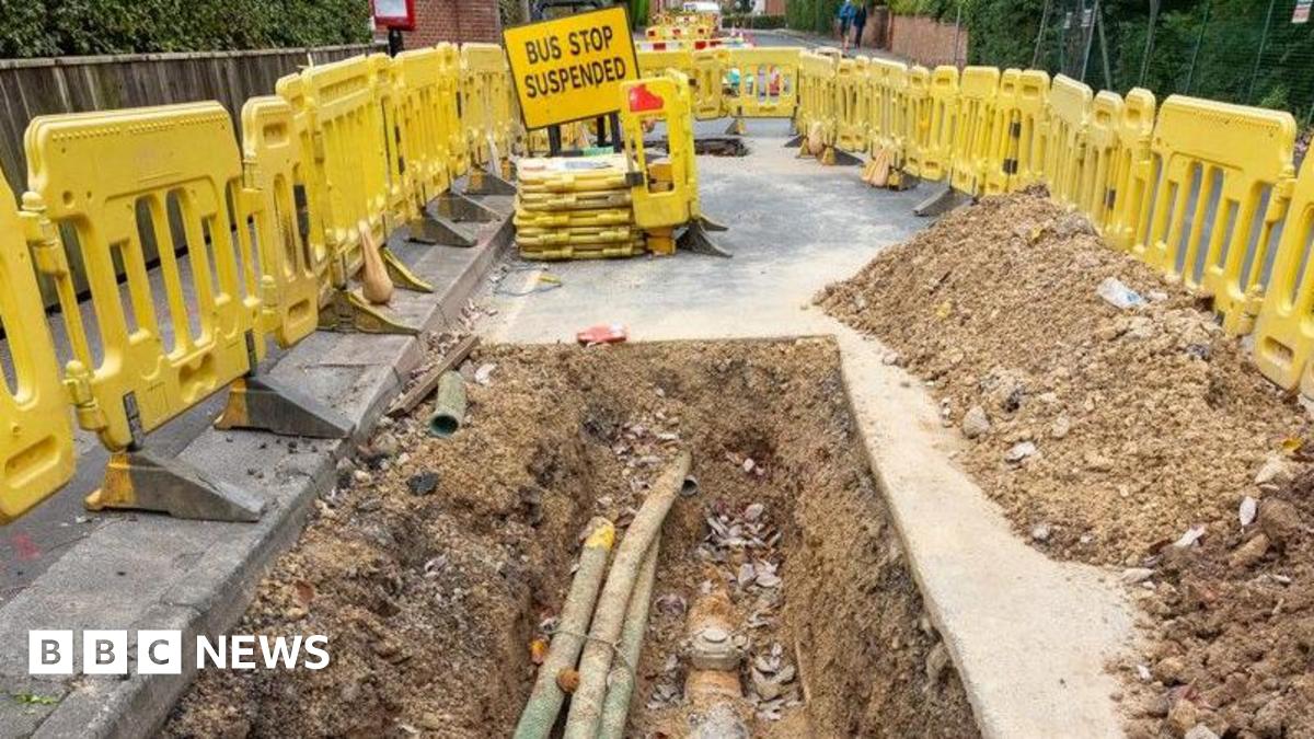Surrey: County Council sets up task force to cut roadworks impact - BBC ...