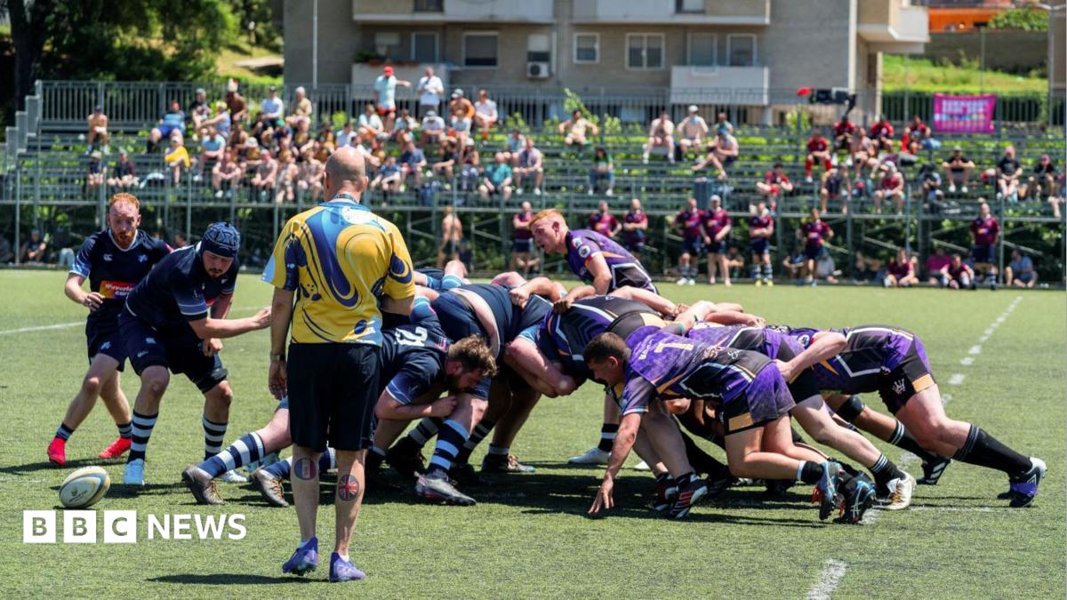 Colchester Kings LGBTQ+ rugby club wins 'life-changing' trophy - BBC News