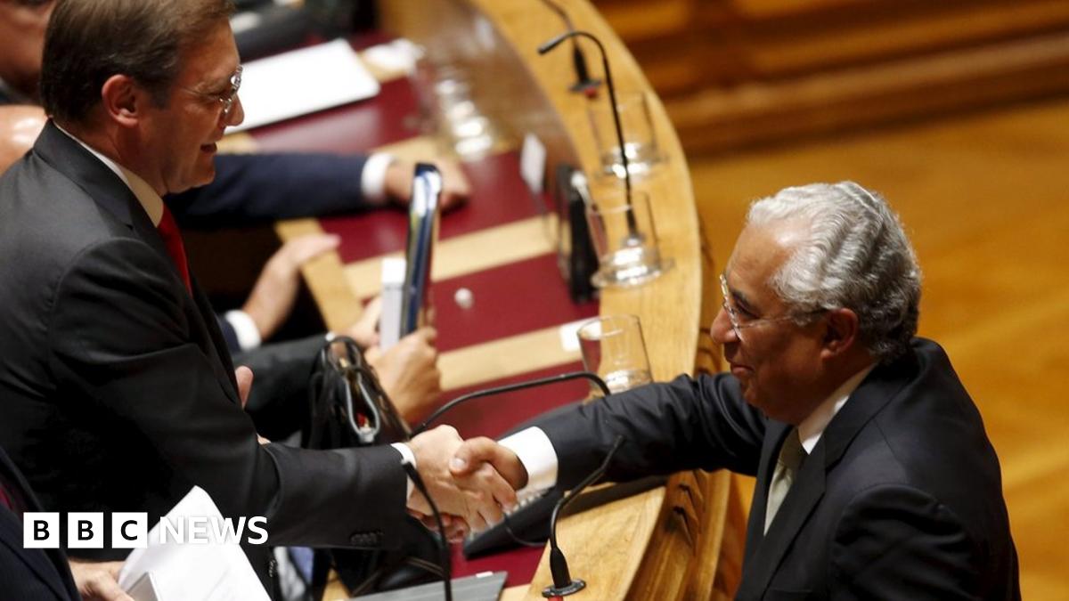 Portugal's left-wing opposition topples minority government - BBC News