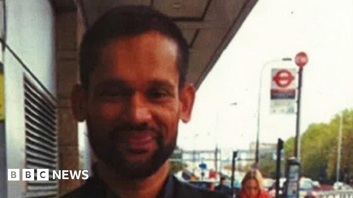 Tower Hamlets death: Hammer attack stranger murder accused in court ...