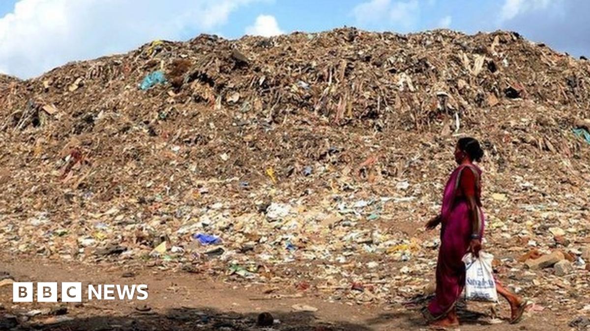 The nightmare of India's tallest rubbish mountain - BBC News