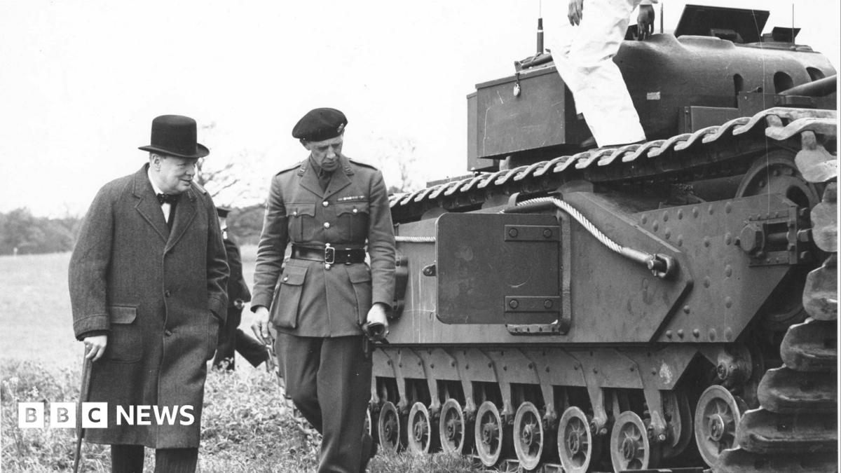 Churchill tank on display in Luton for VE Day celebrations - BBC News