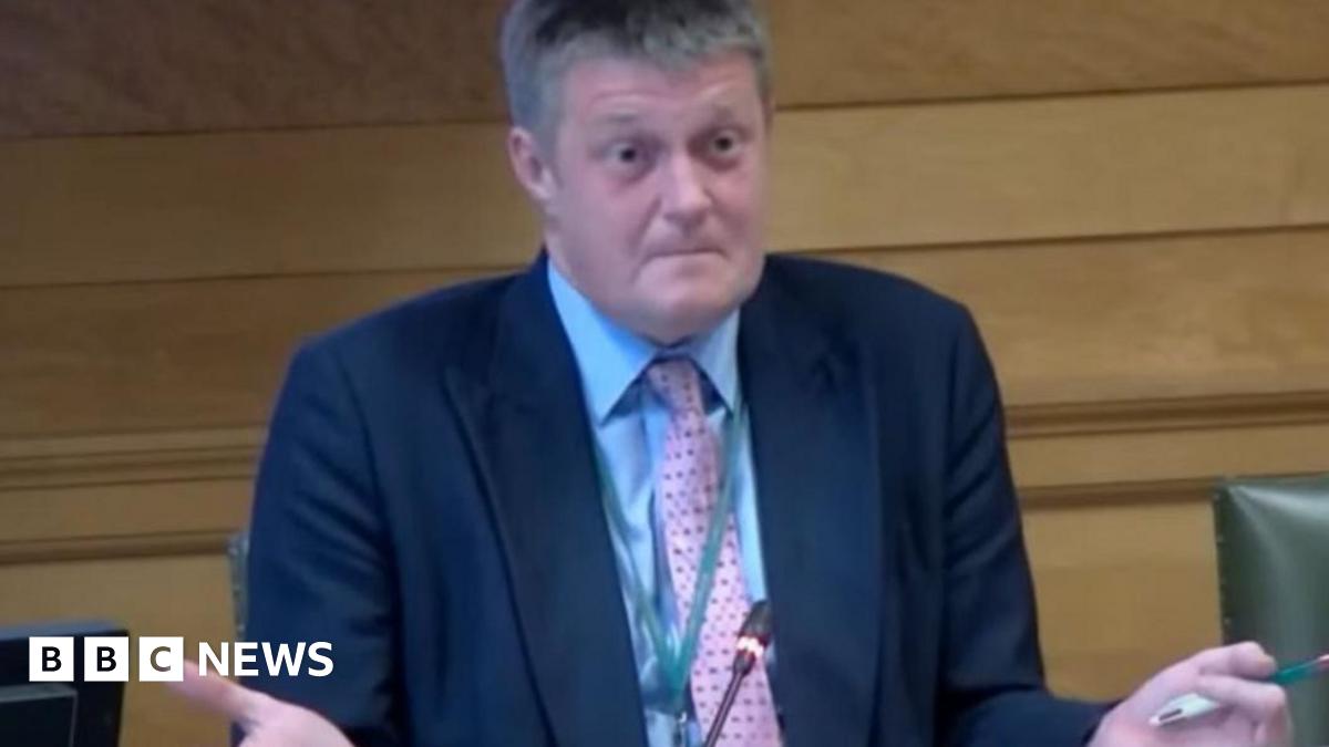 Fighting mayor for Wiltshire council devolution would be 'delaying the inevitable' - BBC News