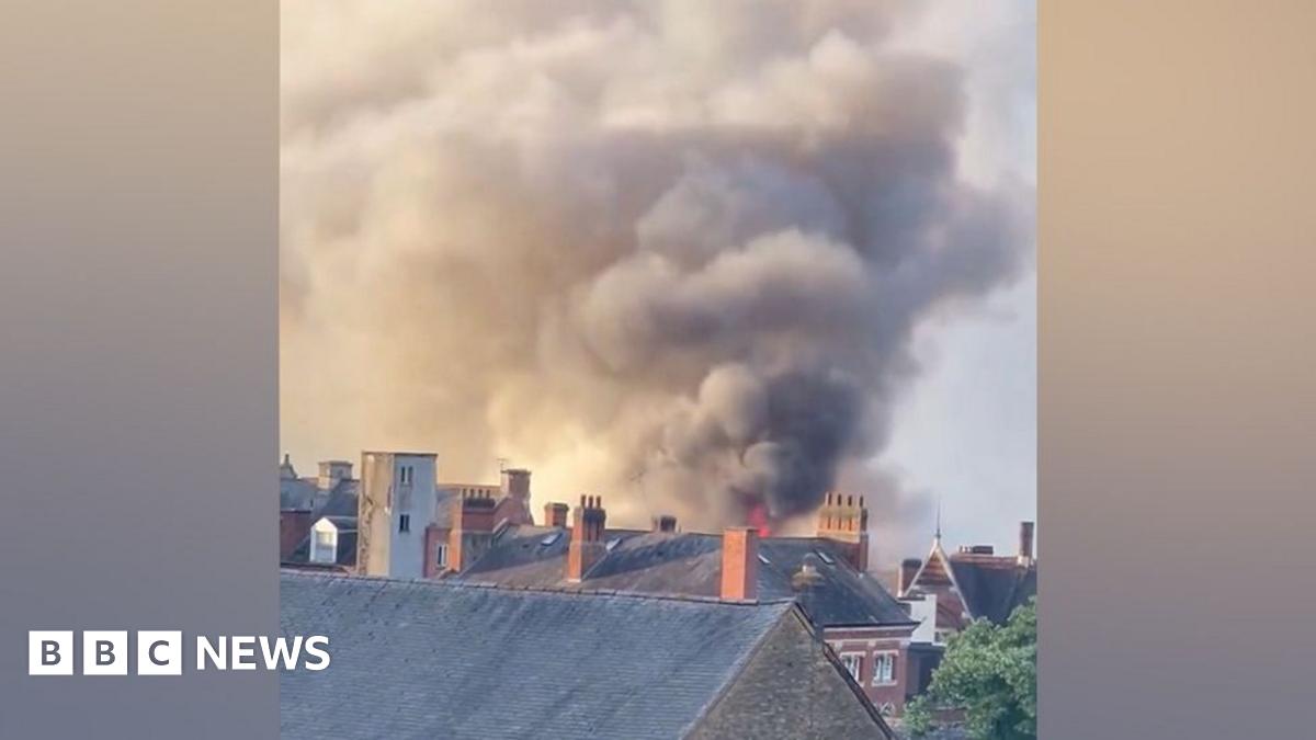 Firefighters battle 'large-scale fire' in Northampton town centre - BBC ...