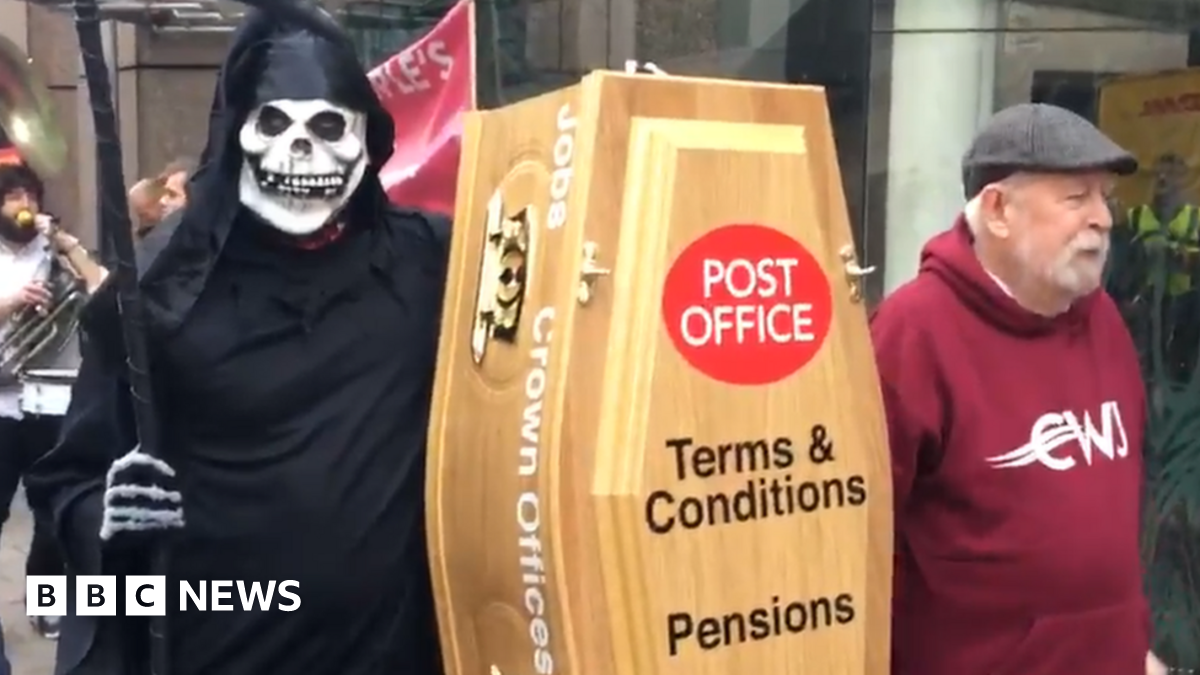 Post Office strike to disrupt Christmas mail, says union - BBC News