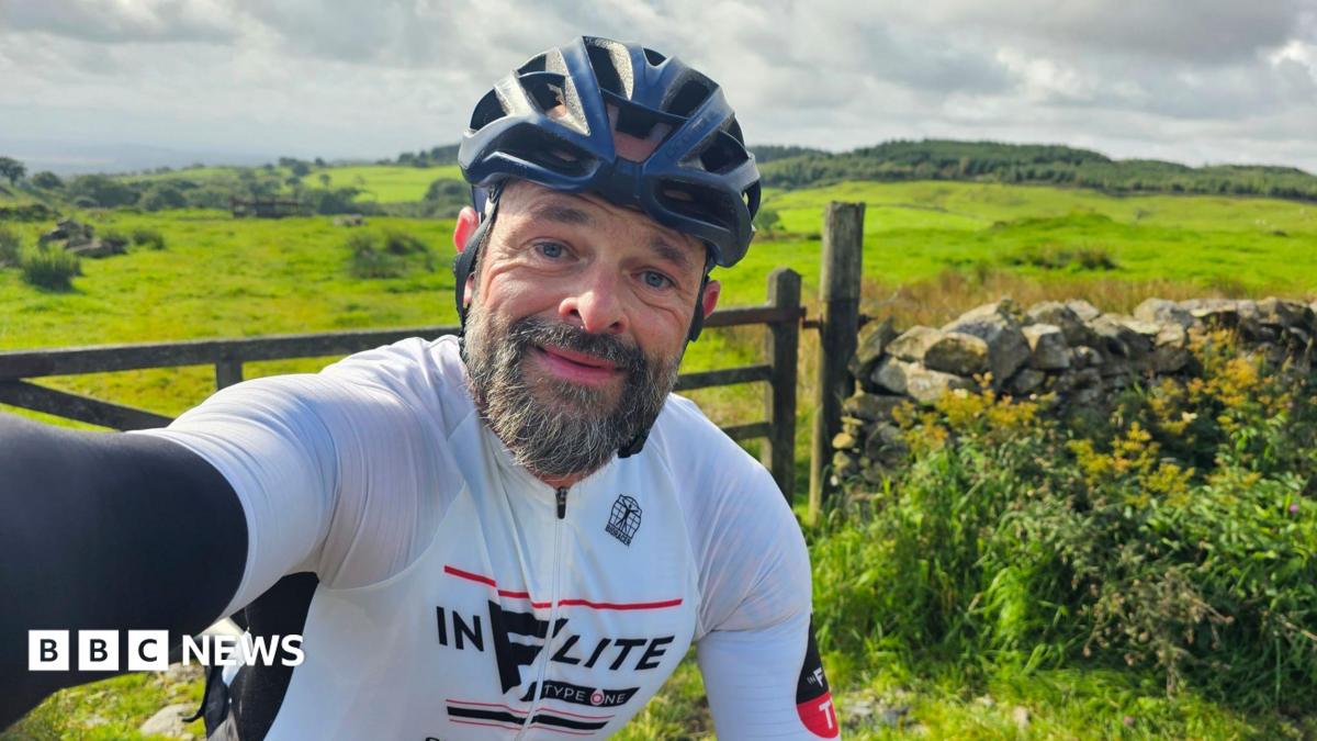 Cyclist injured in crash returns to Lake District race - BBC News