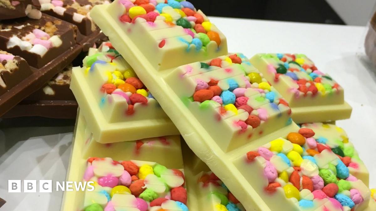 Is it time to treat sugar like smoking? - BBC News