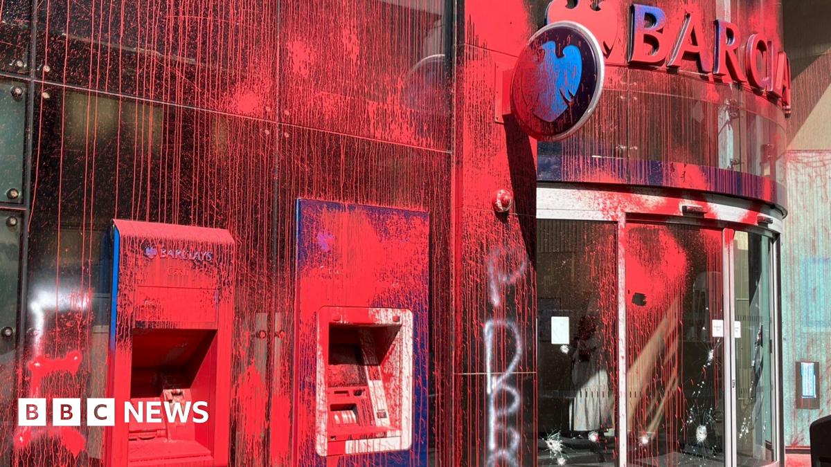 Seven arrested over Leeds city centre Barclays damage - BBC News