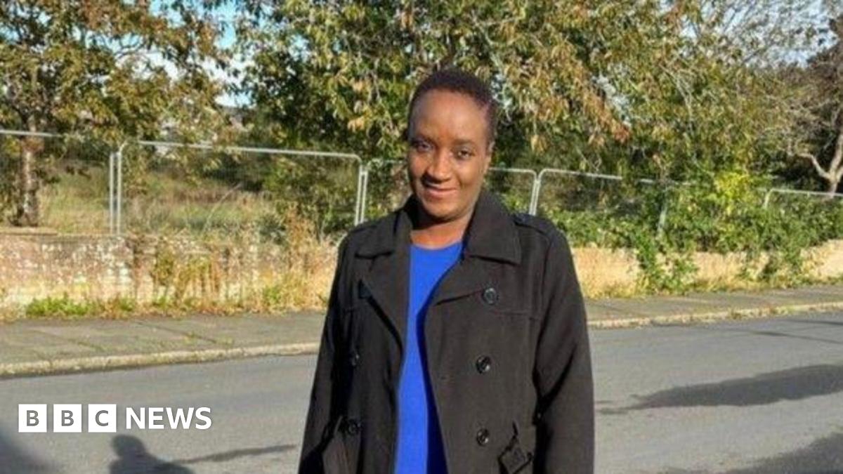 Tribute to 'beloved mother' killed in three-vehicle A46 crash - BBC News