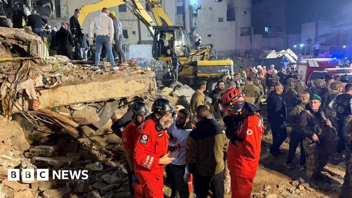 Lebanon: Fifteen killed in latest building collapse - BBC News