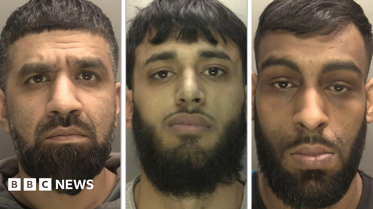 Three men jailed for 'brutal' Smethwick kidnap - BBC News