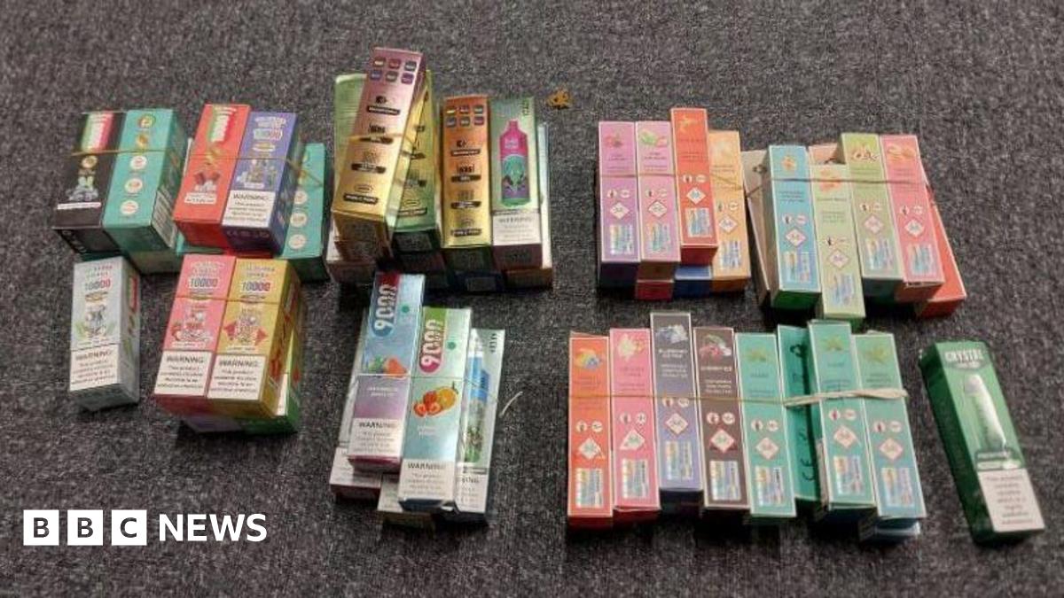 'Over-sized' vapes seized from Lincolnshire shops - BBC News