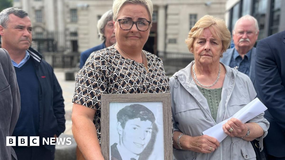 Newry: New inquest ordered for three men shot by Army - BBC News
