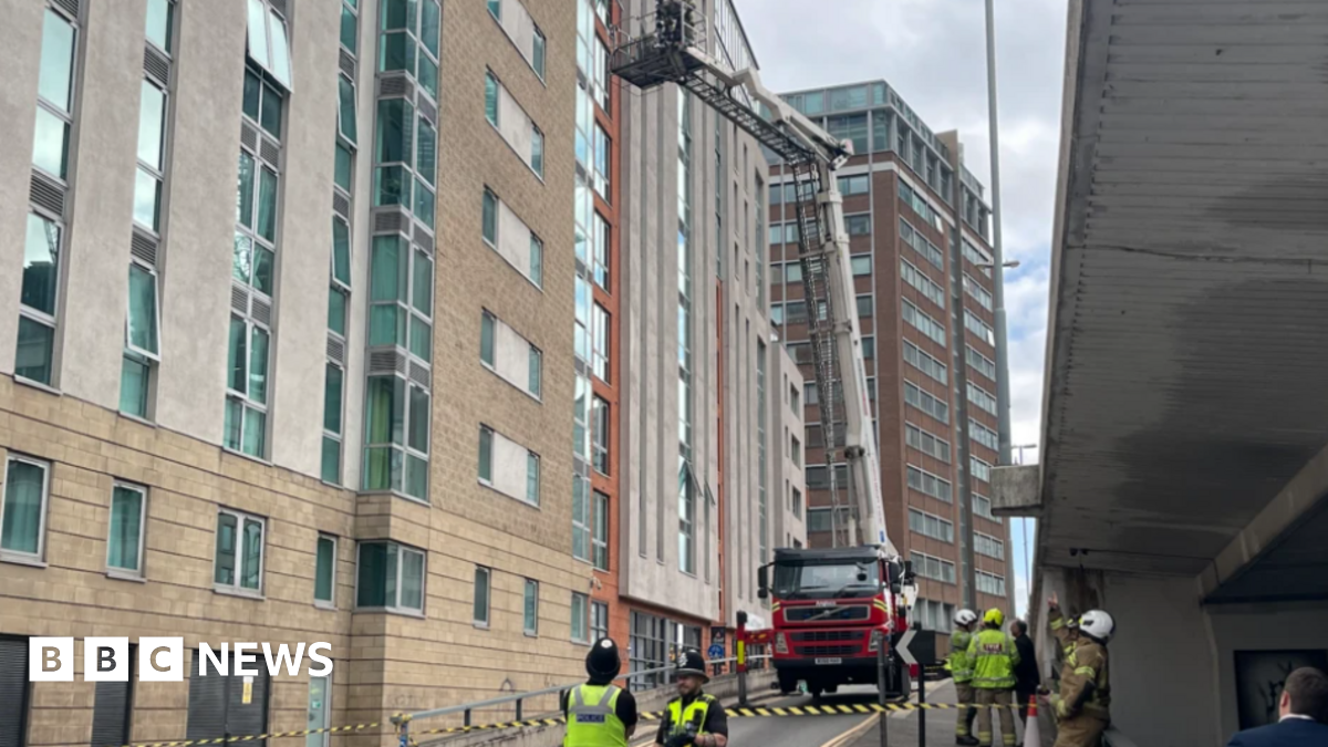 Birmingham city road remains shut due to building defect danger - BBC News