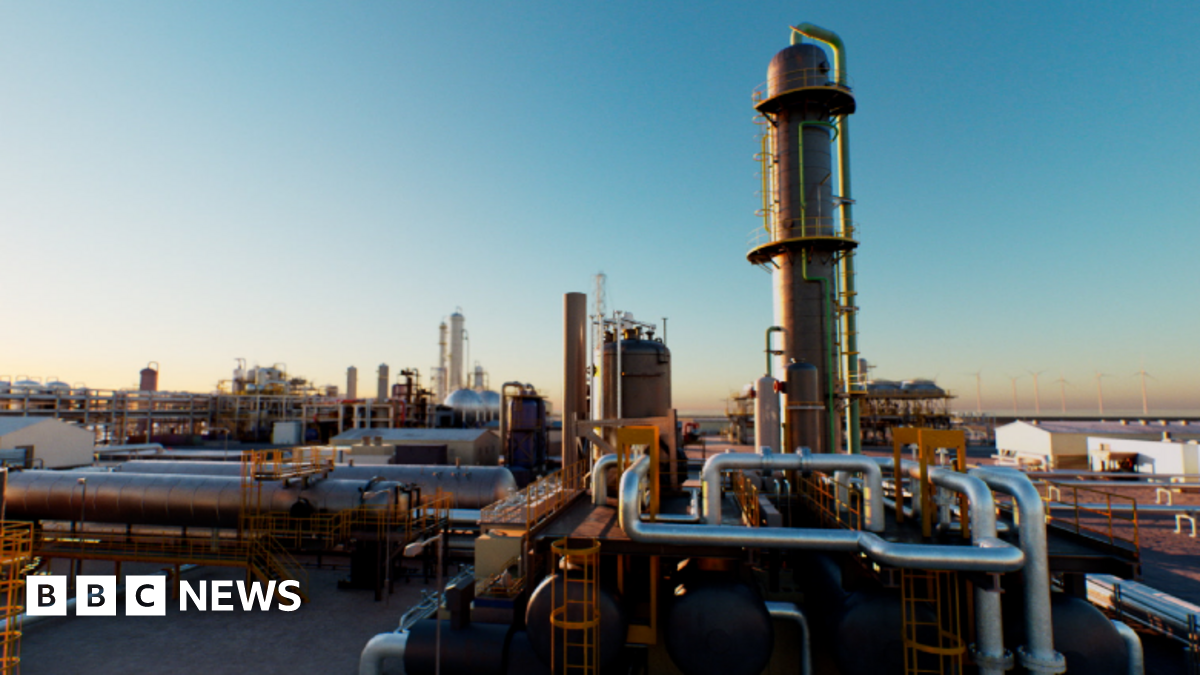 BP pulls out of building Teesside hydrogen plant at Teesworks - BBC News