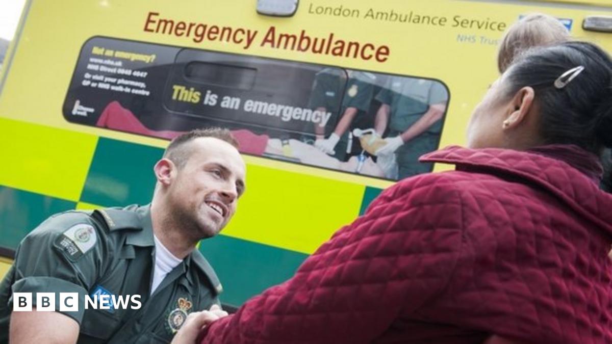 Firefighters 'could speed up cardiac arrest response' - BBC News