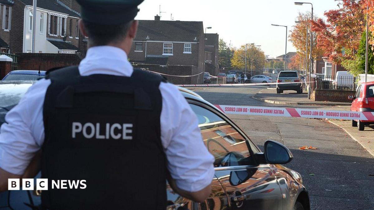 Belfast stabbing: Men arrested on suspicion of attempted murder - BBC News