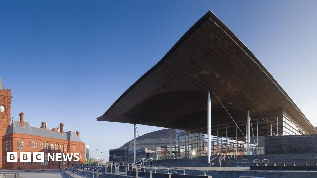 Votes at 16: Young people 'confused' by Welsh politics, research ...