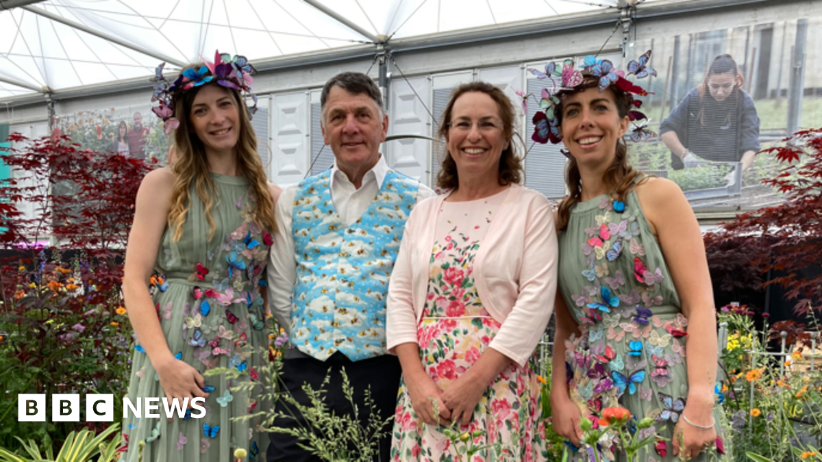 One South West garden's hectic journey to Chelsea Flower Show - BBC News
