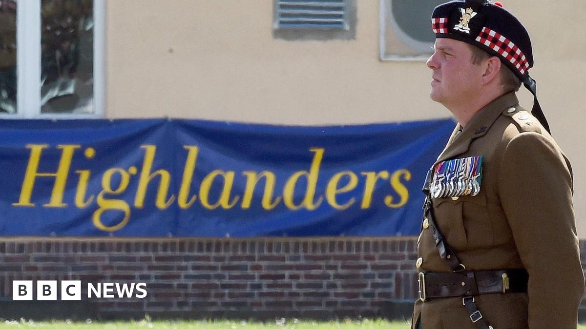 Court martial: Major General given suspended sentence for kiss - BBC News