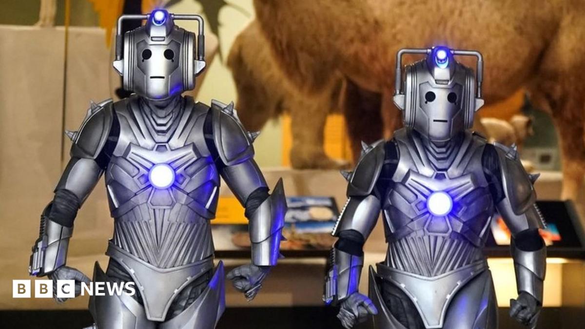 Cybermen storm museum for new Doctor Who exhibition - BBC News