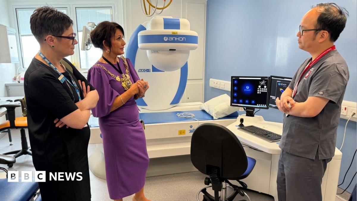 New £4.1m endoscopy unit officially opened in Sheffield - BBC News