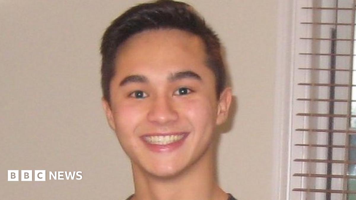 Call to expand search for missing Adrian Lynch - BBC News