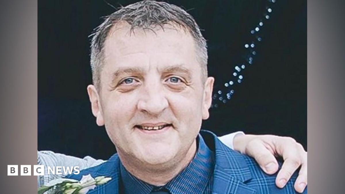 Luton man with learning disability denies flats stabbing - BBC News