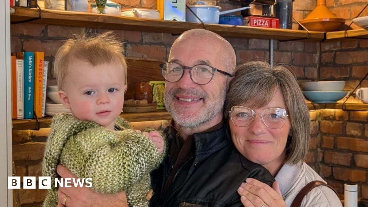 Warrington rugby player was shocked by bowel cancer diagnosis - BBC News