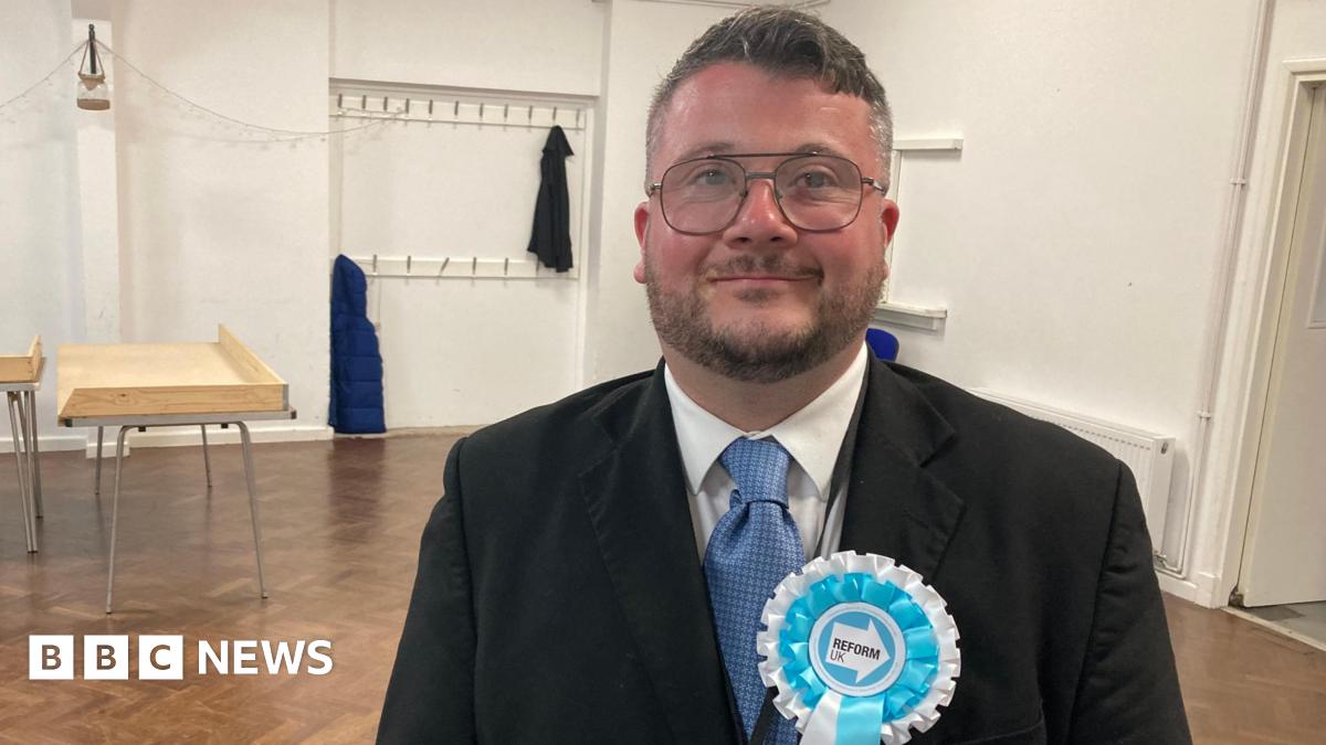 Rochdale: Reform UK wins second Greater Manchester council seat - BBC News