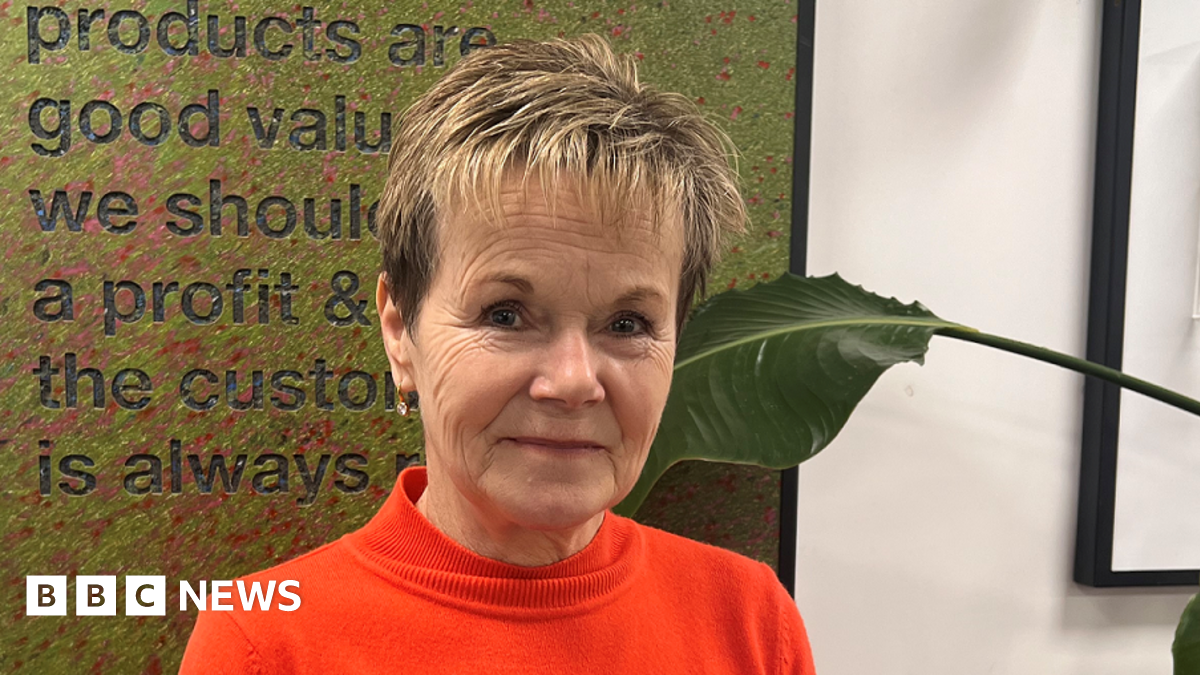 Poole: Lush co-founder tells aspiring scientists to follow heart - BBC News