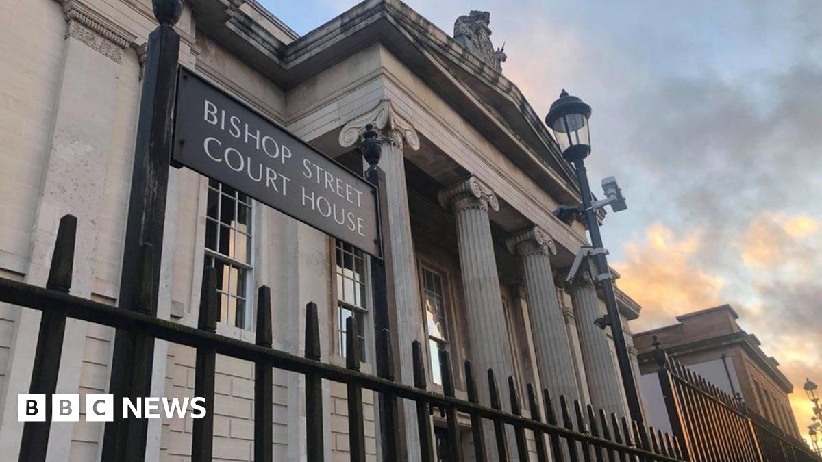 Derry: Man remanded in custody following Creggan disorder - BBC News