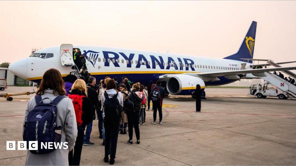 New Ryanair flights 'really going well' for Norwich Airport - BBC News