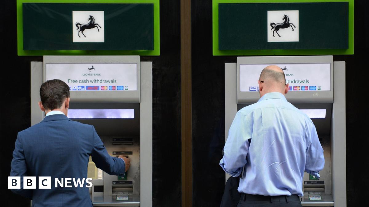 Lloyds Bank to abolish charges for unplanned overdrafts - BBC News