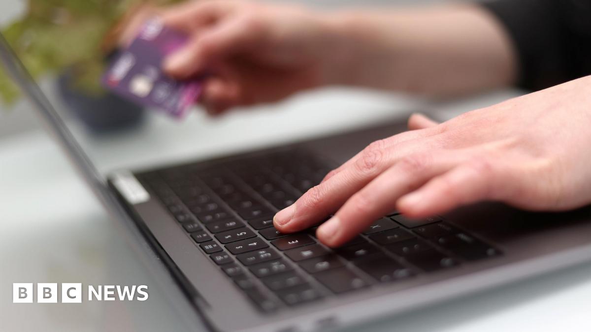 Guernsey immigration systems merge in digital upgrade - BBC News