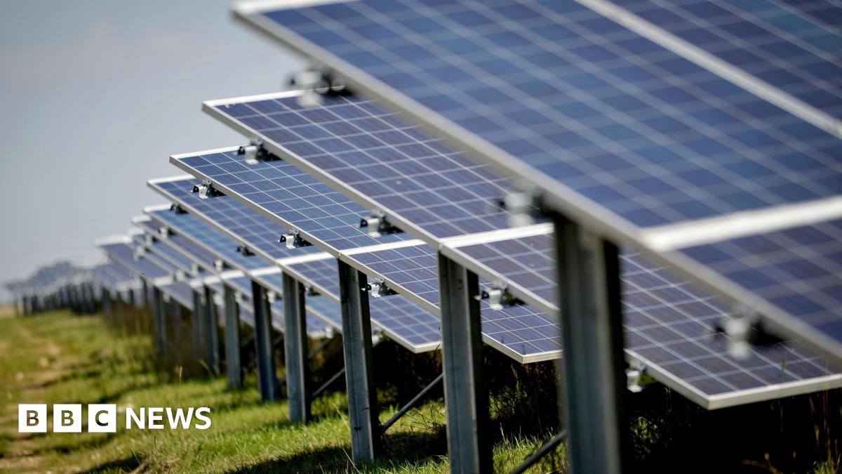 Sadberge solar farm adds to 'carpet' of similar schemes - BBC News