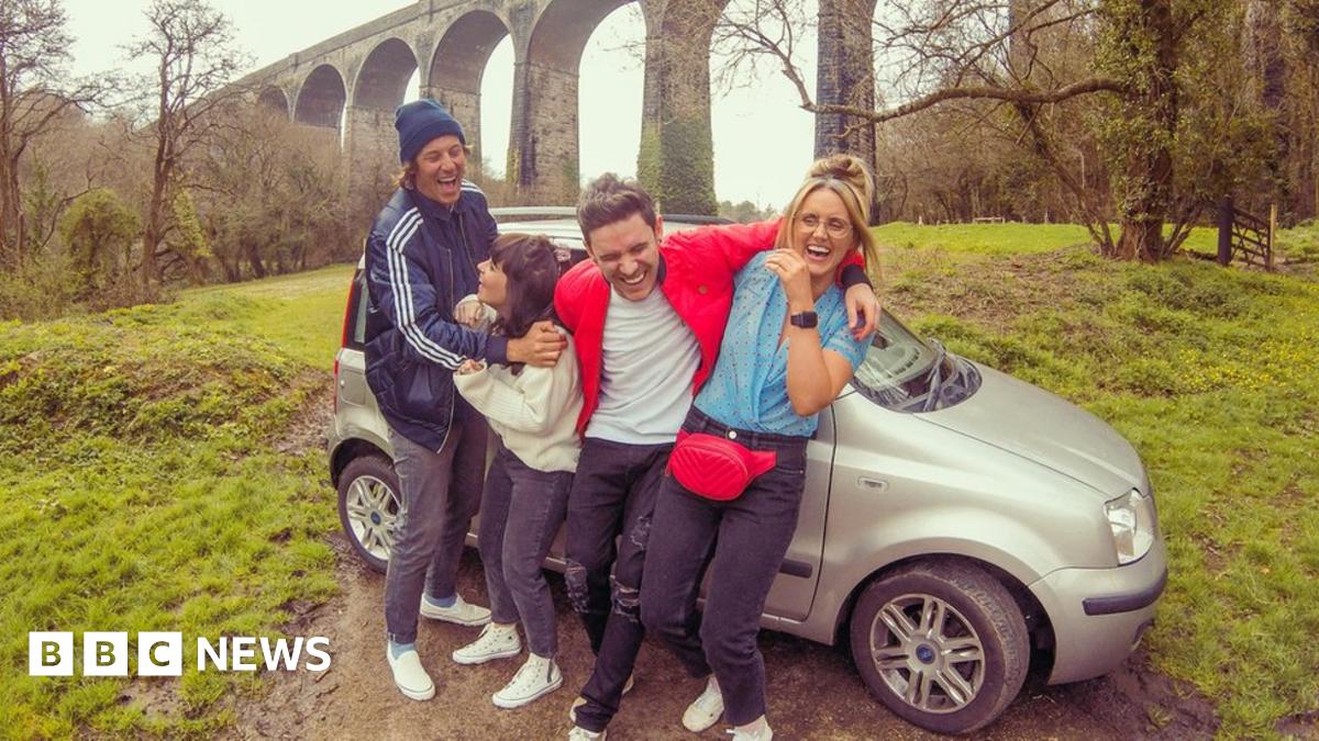 Mongol Rally: Barry friends race to Siberia in Fiat Panda - BBC News