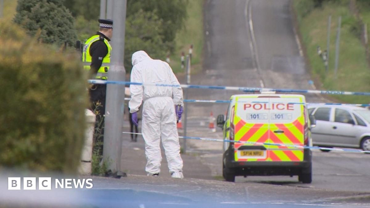 Man arrested in Paisley murder investigation - BBC News
