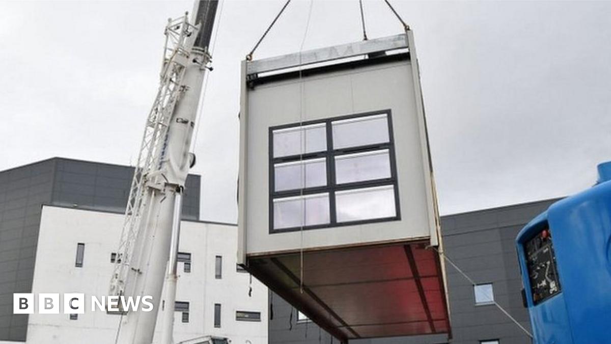 Portakabin hospital ward delayed over safety fears - BBC News