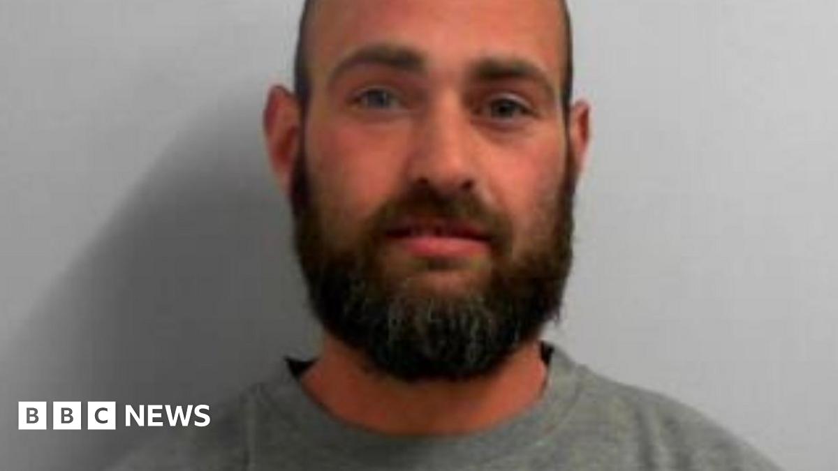 Jail for man who exposed himself at Filey children's party venue - BBC News