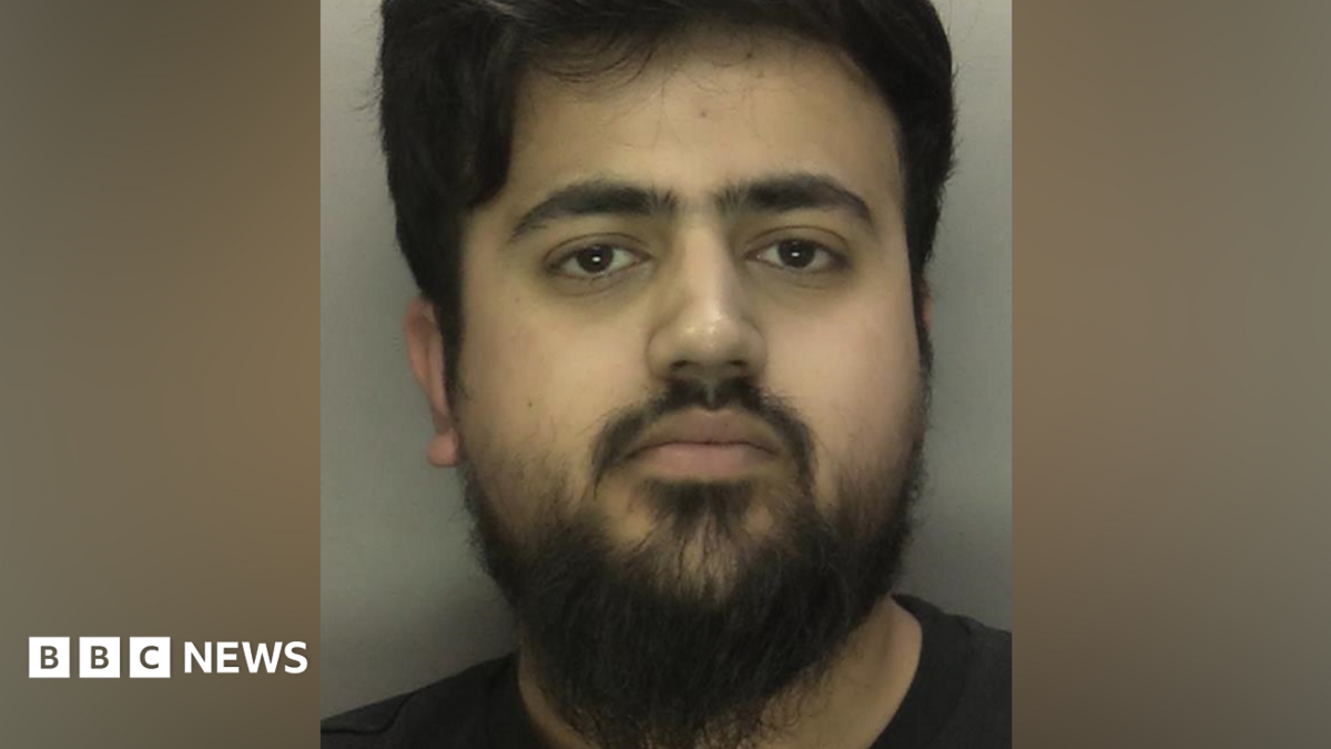 Birmingham man admits riots social media race hate posts - BBC News