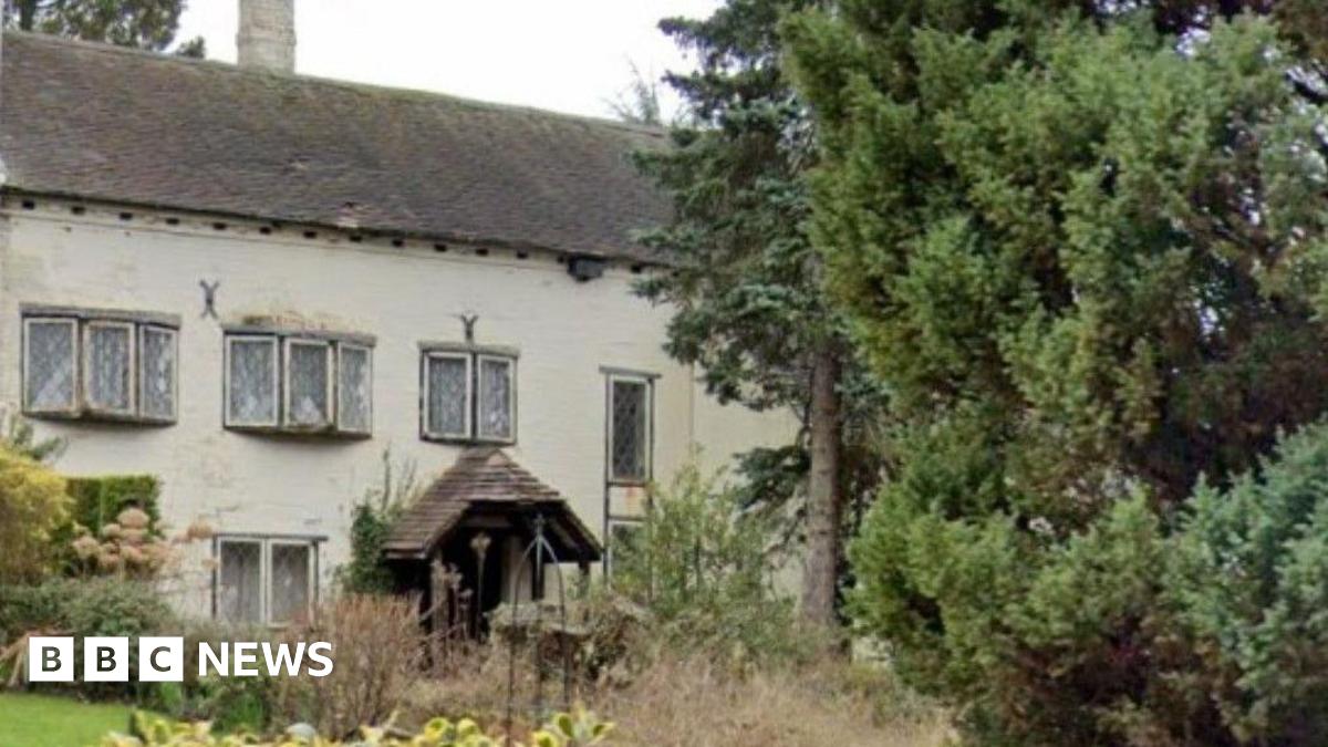 Plans to use Brewood Grade II listed building approved - BBC News